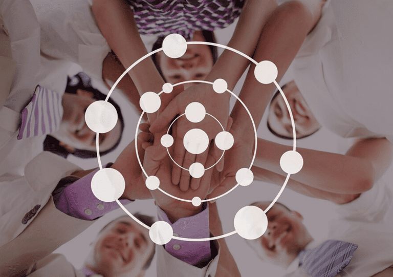 Build Community Partnerships: 2025 Guide